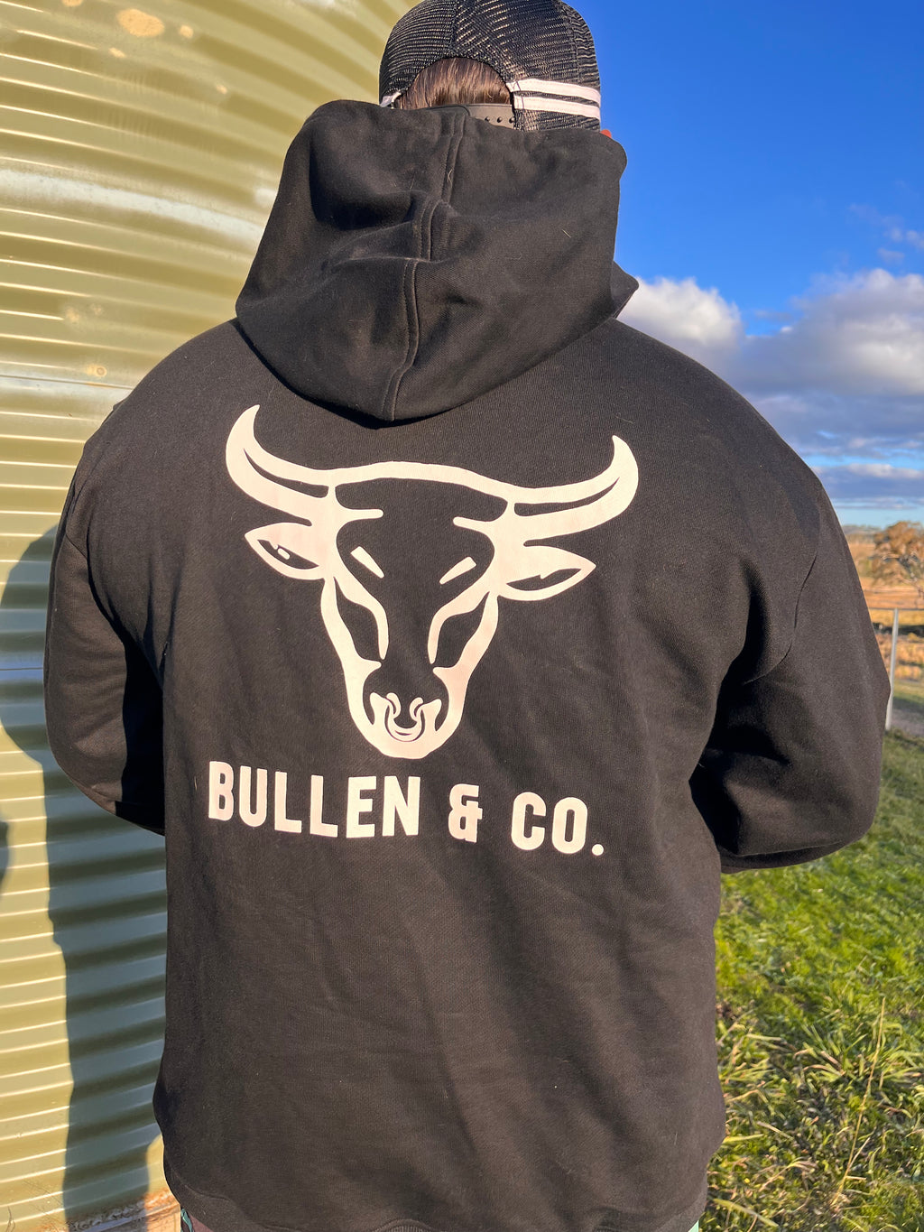 Black Hoodie – Bullen & Co